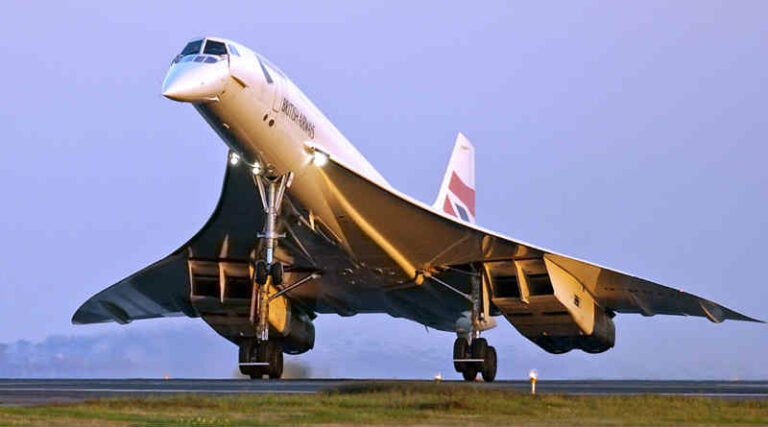 How Fast Was The Concorde? (CRAZY Features) - Immerse Education