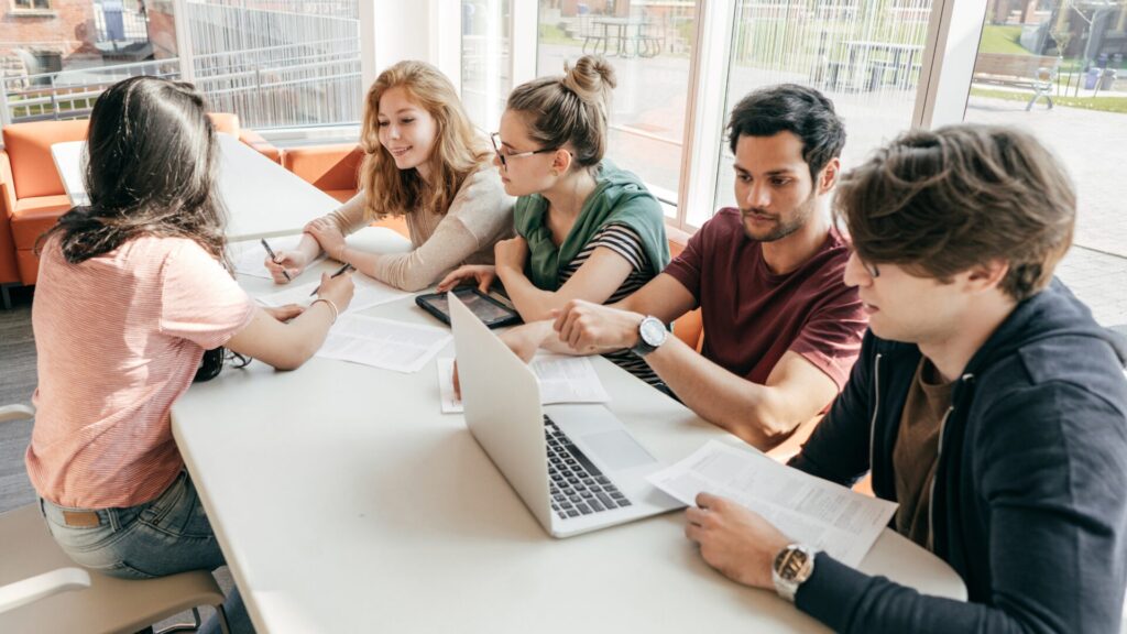 15 College Programs For High School Students in Boston - Immerse Education